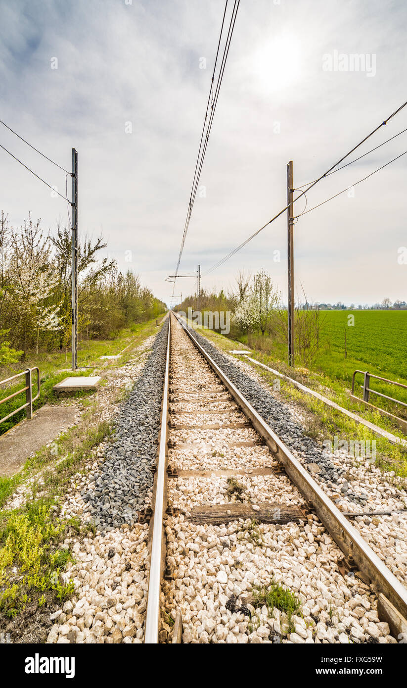 railroad tracks to the horizon Stock Photo - Alamy