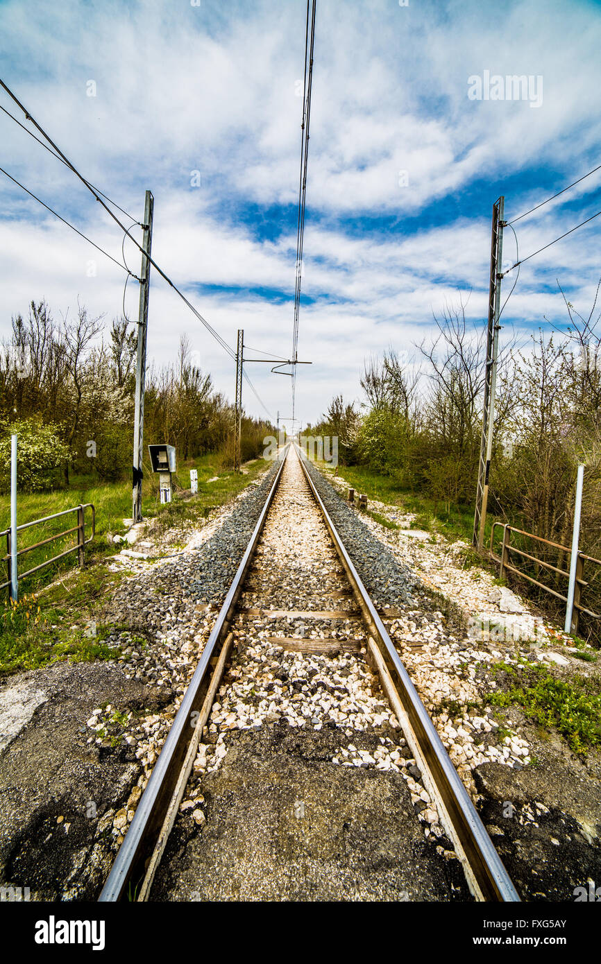 railroad tracks to the horizon Stock Photo - Alamy