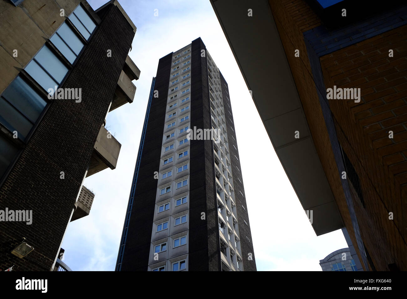 Flats london tower hi-res stock photography and images - Alamy