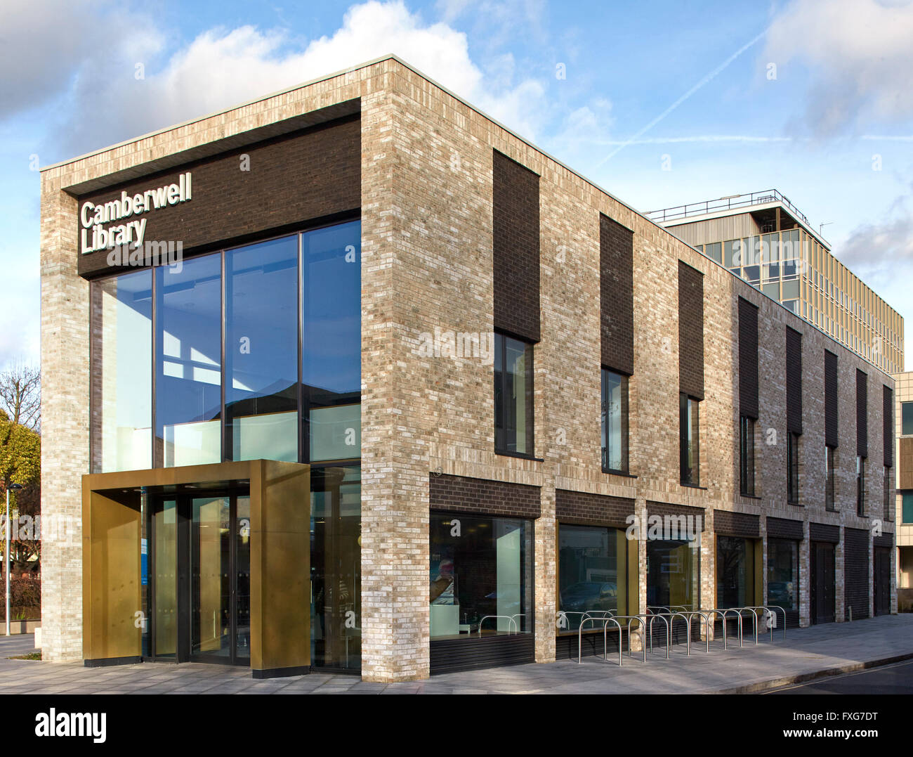 Library Exterior View High Resolution Stock Photography and Images - Alamy