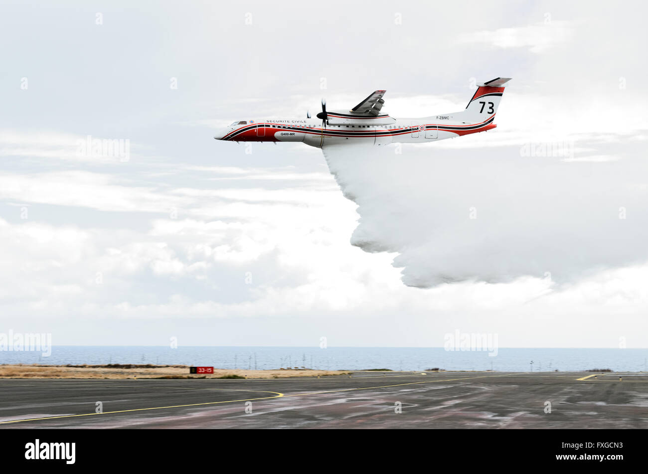 Dash 8 fire hi-res stock photography and images - Alamy