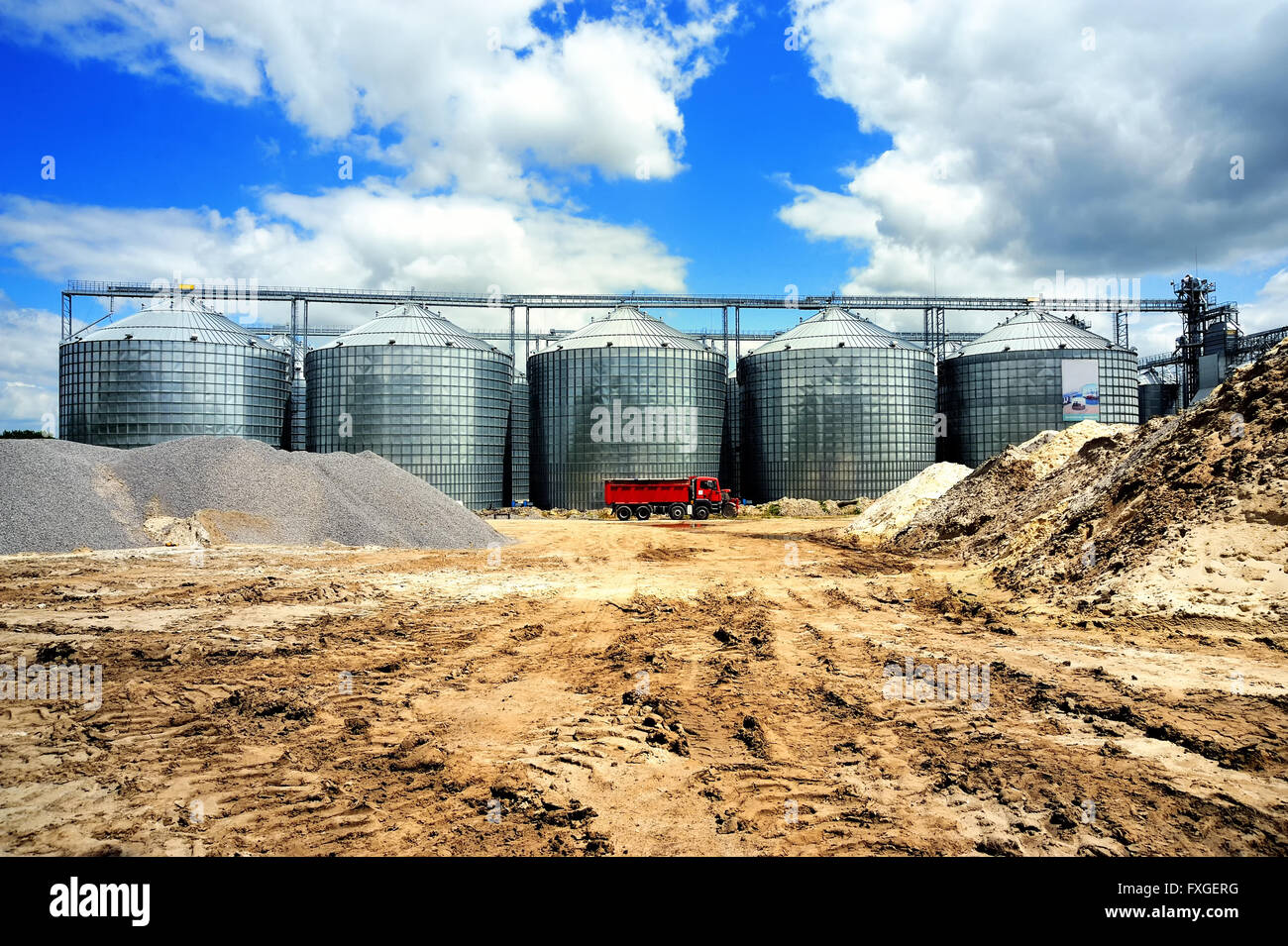A row of granaries hi-res stock photography and images - Alamy