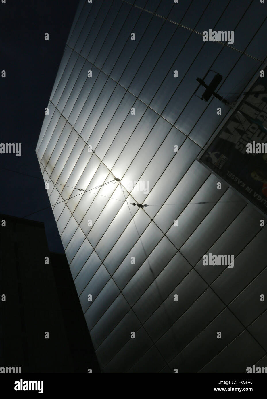 Modern warehouse exterior hi-res stock photography and images - Alamy