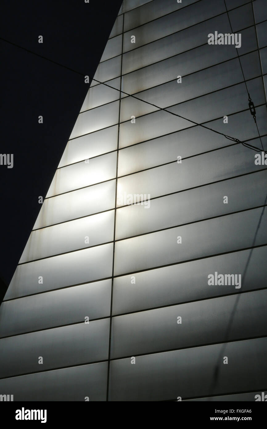 Modern exterior hi-res stock photography and images - Alamy