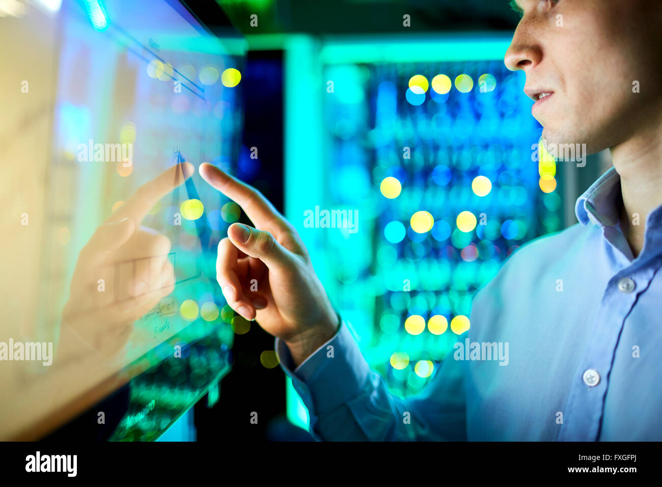 Technology graphs hi-res stock photography and images - Alamy