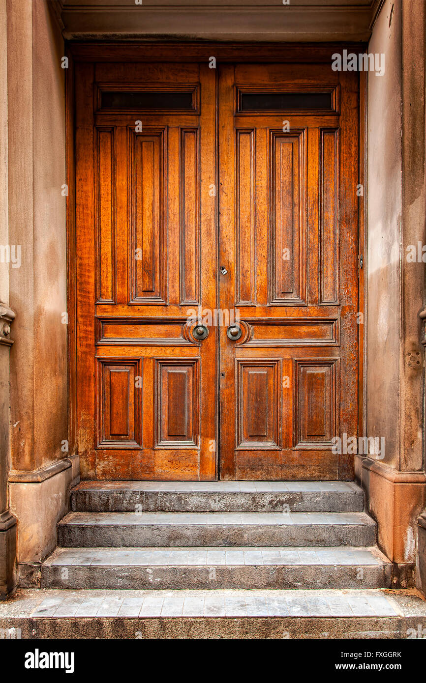 Image of a traditional wooden door Stock Photo - Alamy