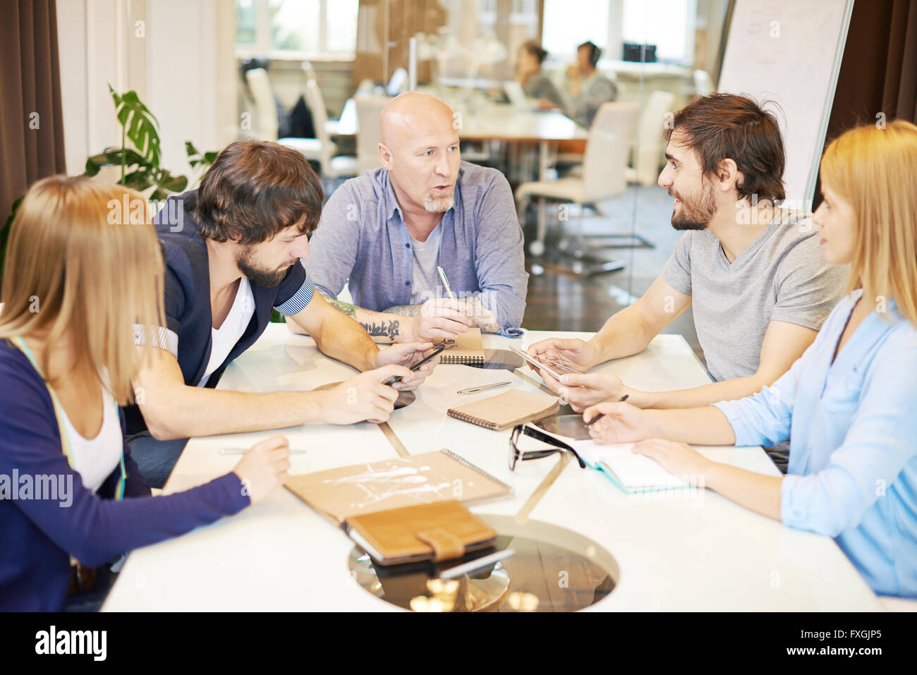 Businessman business meeting panel hi-res stock photography and images ...