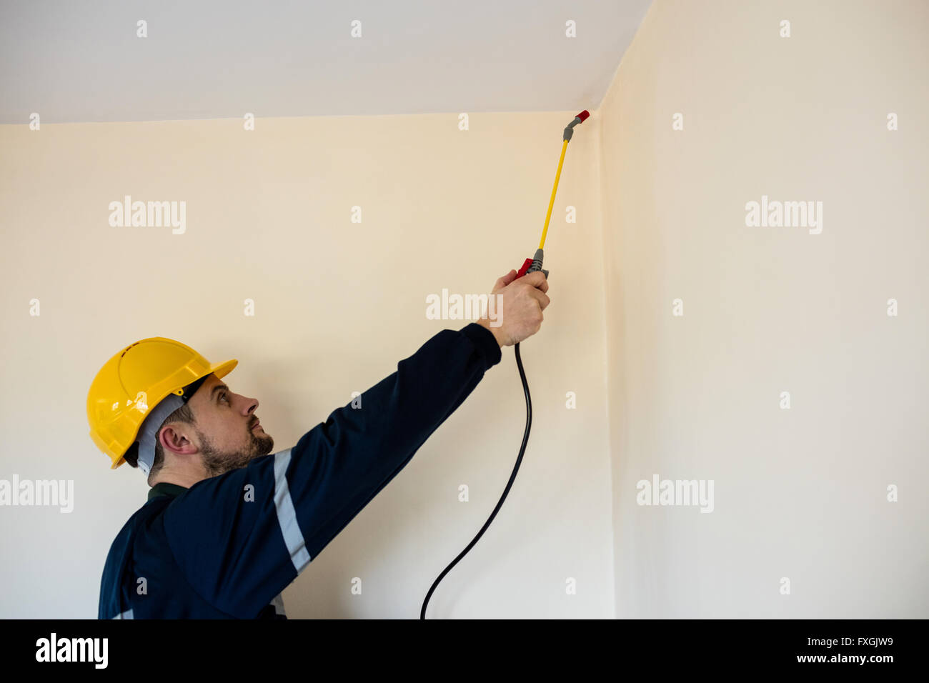 Man spraying insects pest control hi-res stock photography and images ...