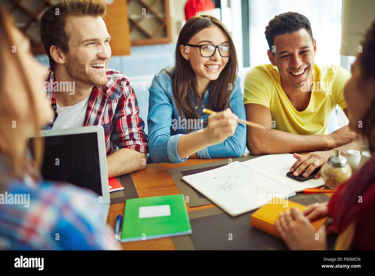 Girl with group of friends hi-res stock photography and images - Alamy
