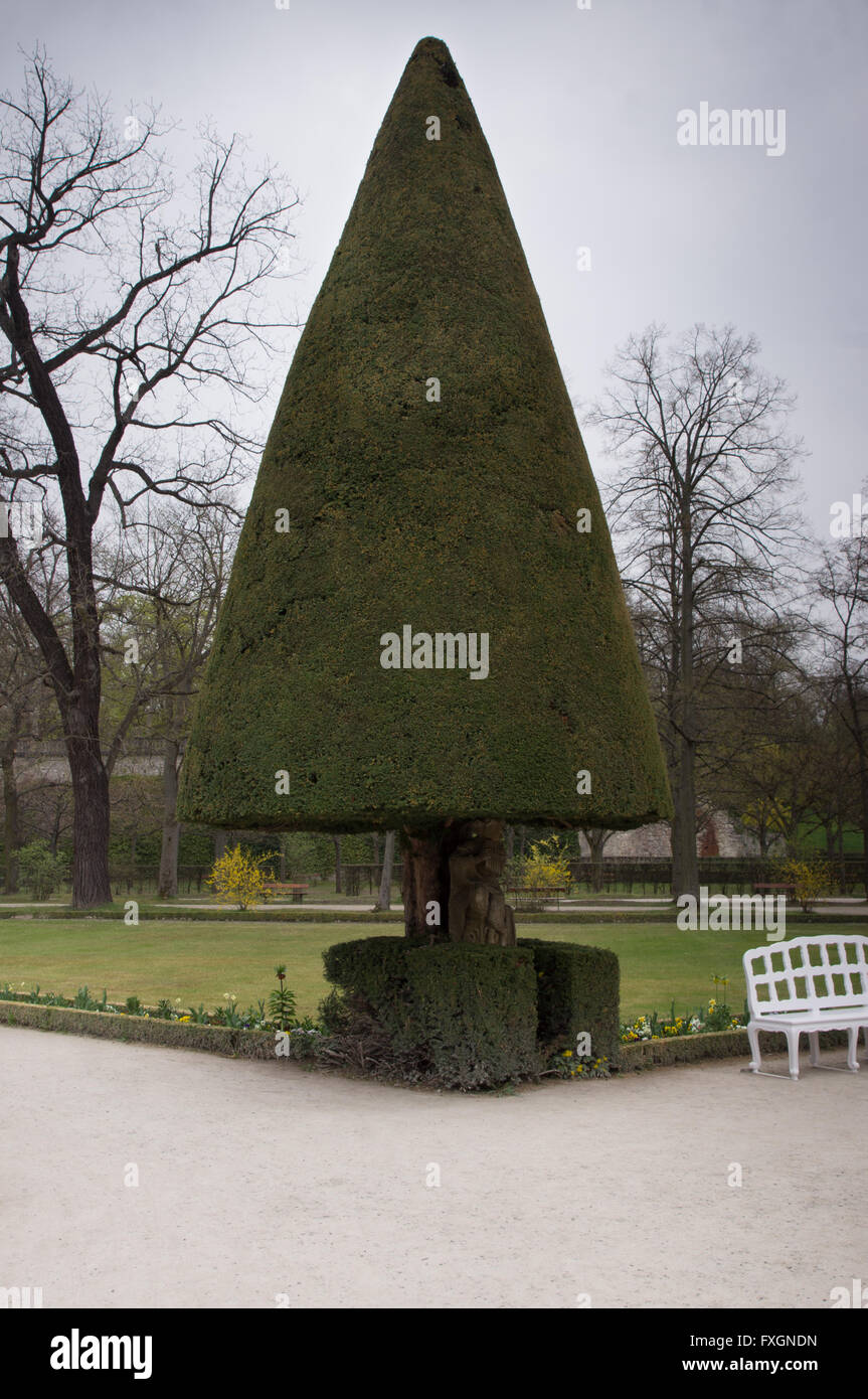 Triangle court hi-res stock photography and images - Alamy