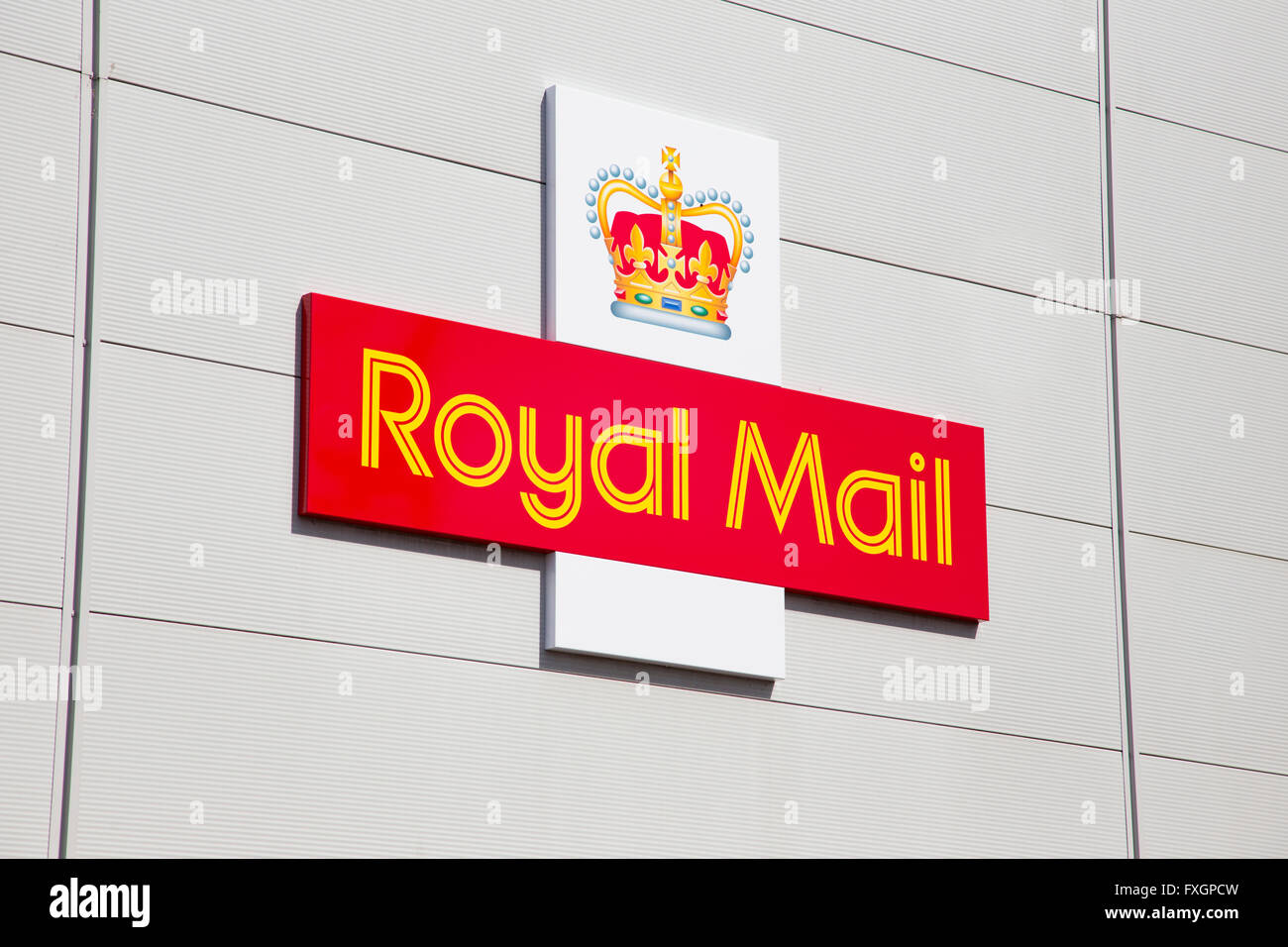 Royal mail logo hi-res stock photography and images - Alamy