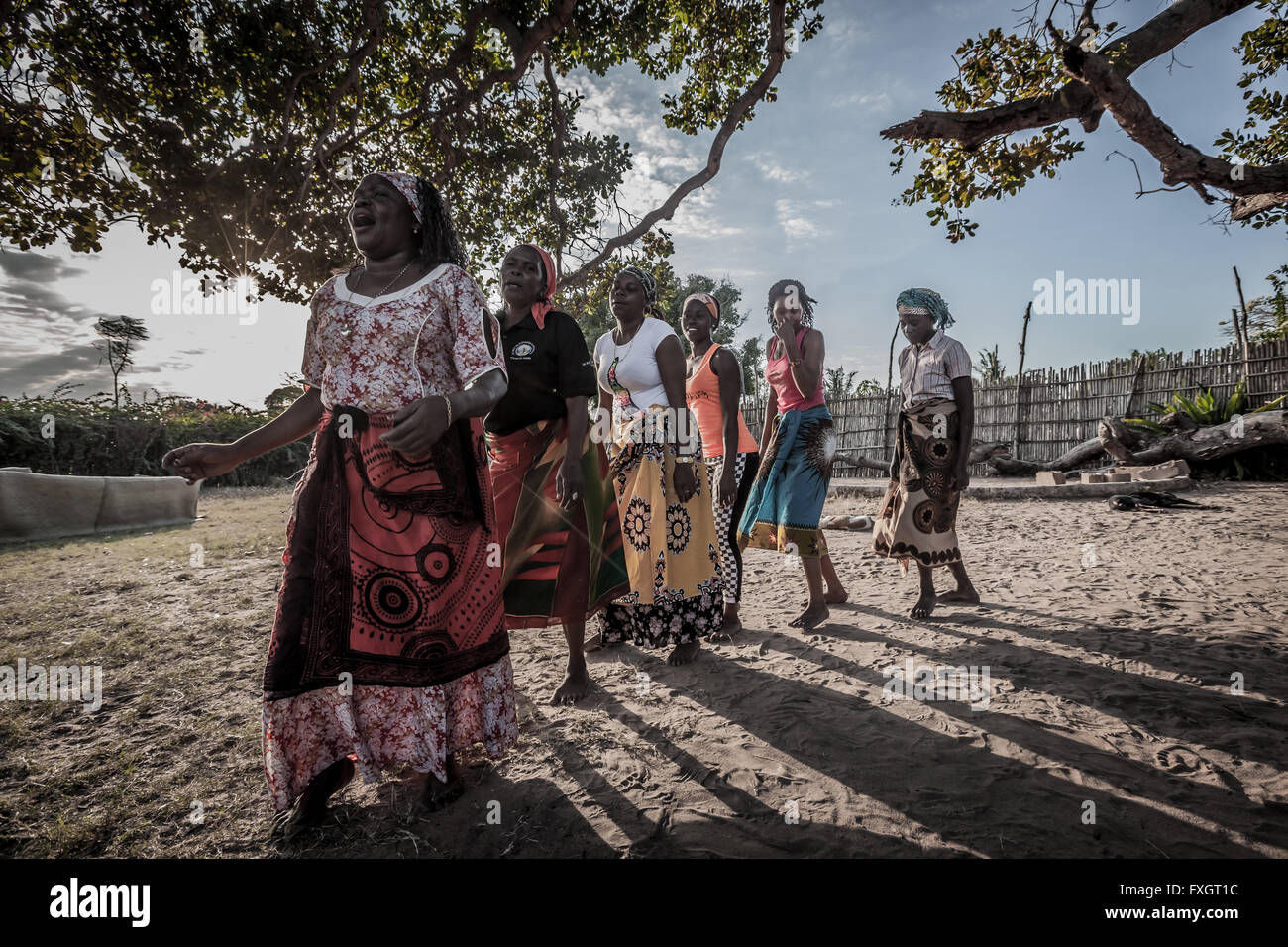 Mozambique, a traditional dance, women performance Stock Photo - Alamy