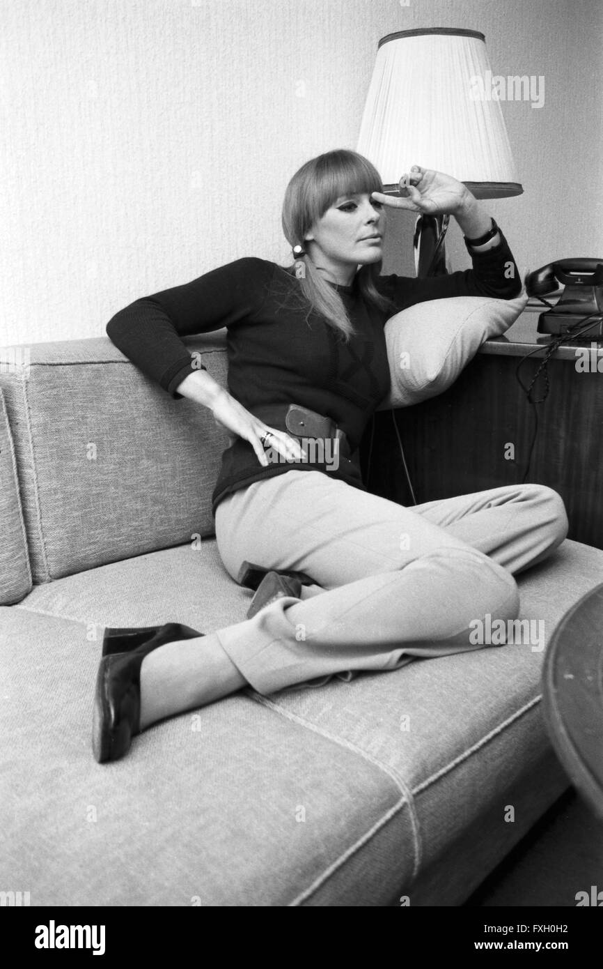 Deutsche Schauspielerin Elke Sommer, Deutschland 1970er Jahre. German ...