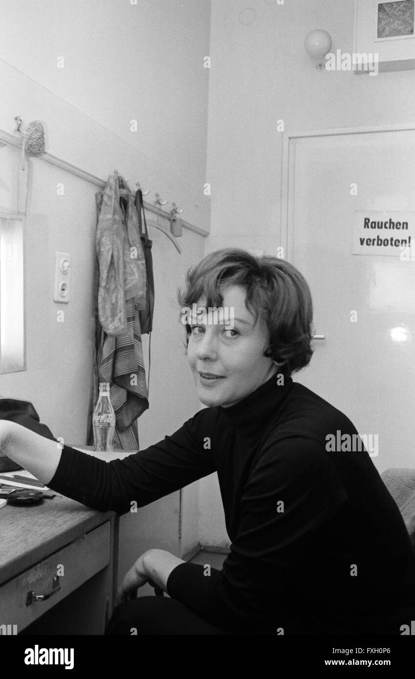 Deutsche Schauspielerin Doris Schade, Deutschland 1970er Jahre. German ...