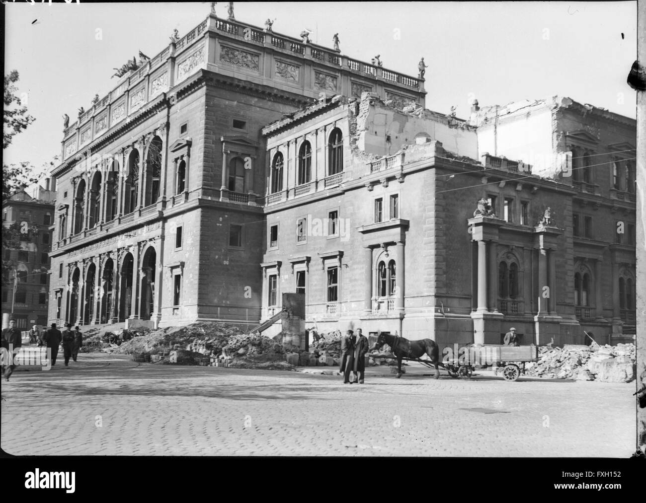 Inner city view hi-res stock photography and images - Alamy