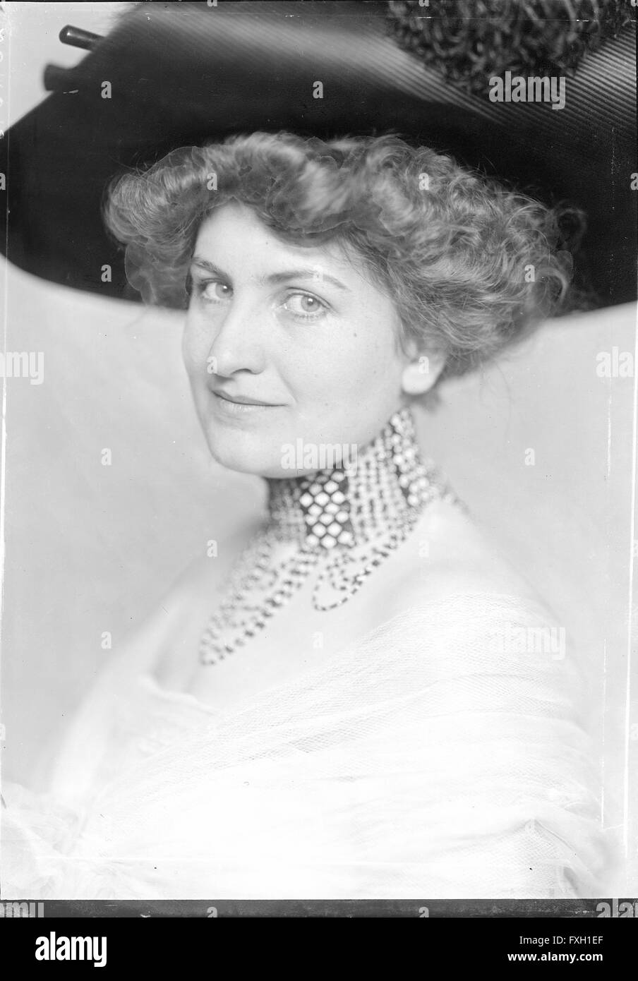 Portrait of alma mahler hi-res stock photography and images - Alamy