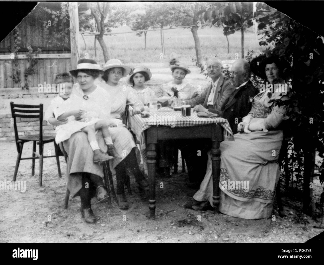 Heuriger wine taverns hi-res stock photography and images - Alamy