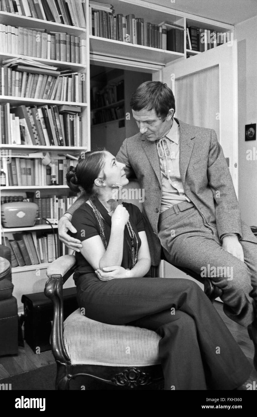 Der deutsche Schauspieler Heinz Bennent mit seiner Frau Paulette Renou ...