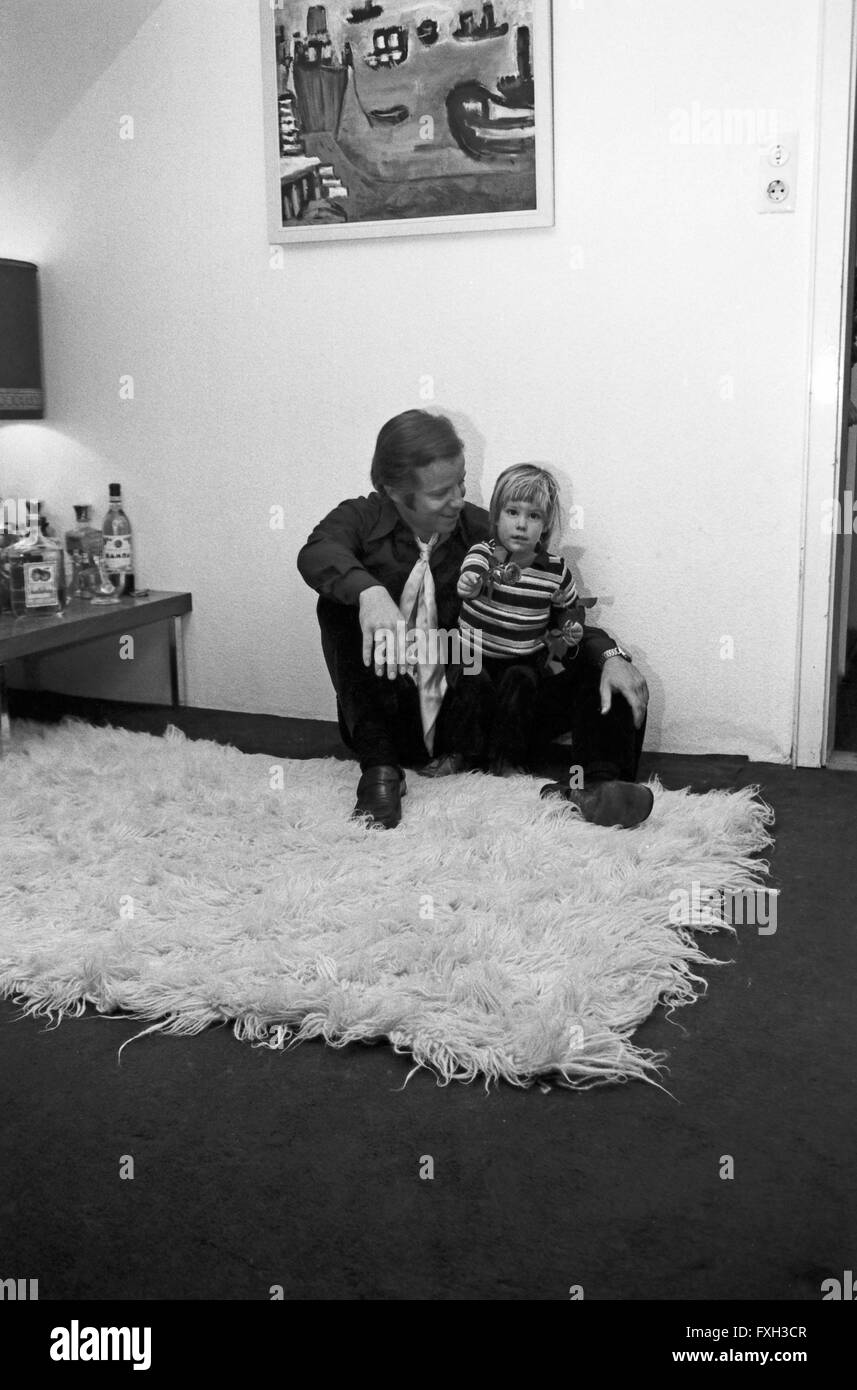 Der deutsche Schauspieler Michael Hinz mit Tochter Vivian, Deutschland ...