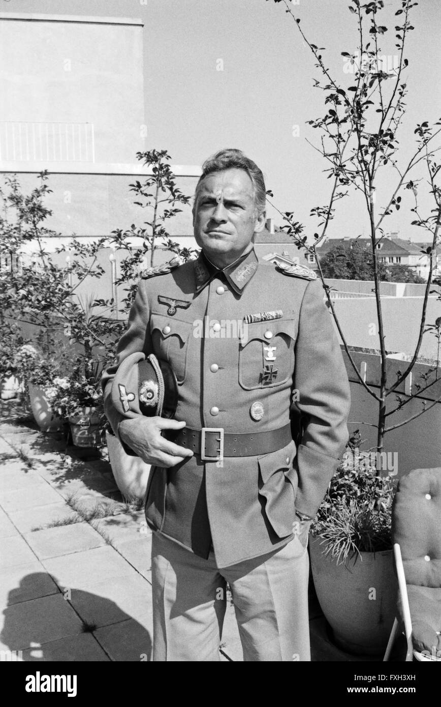 Der deutsche Schauspieler Carl Möhner, Deutschland 1970er Jahre. German ...