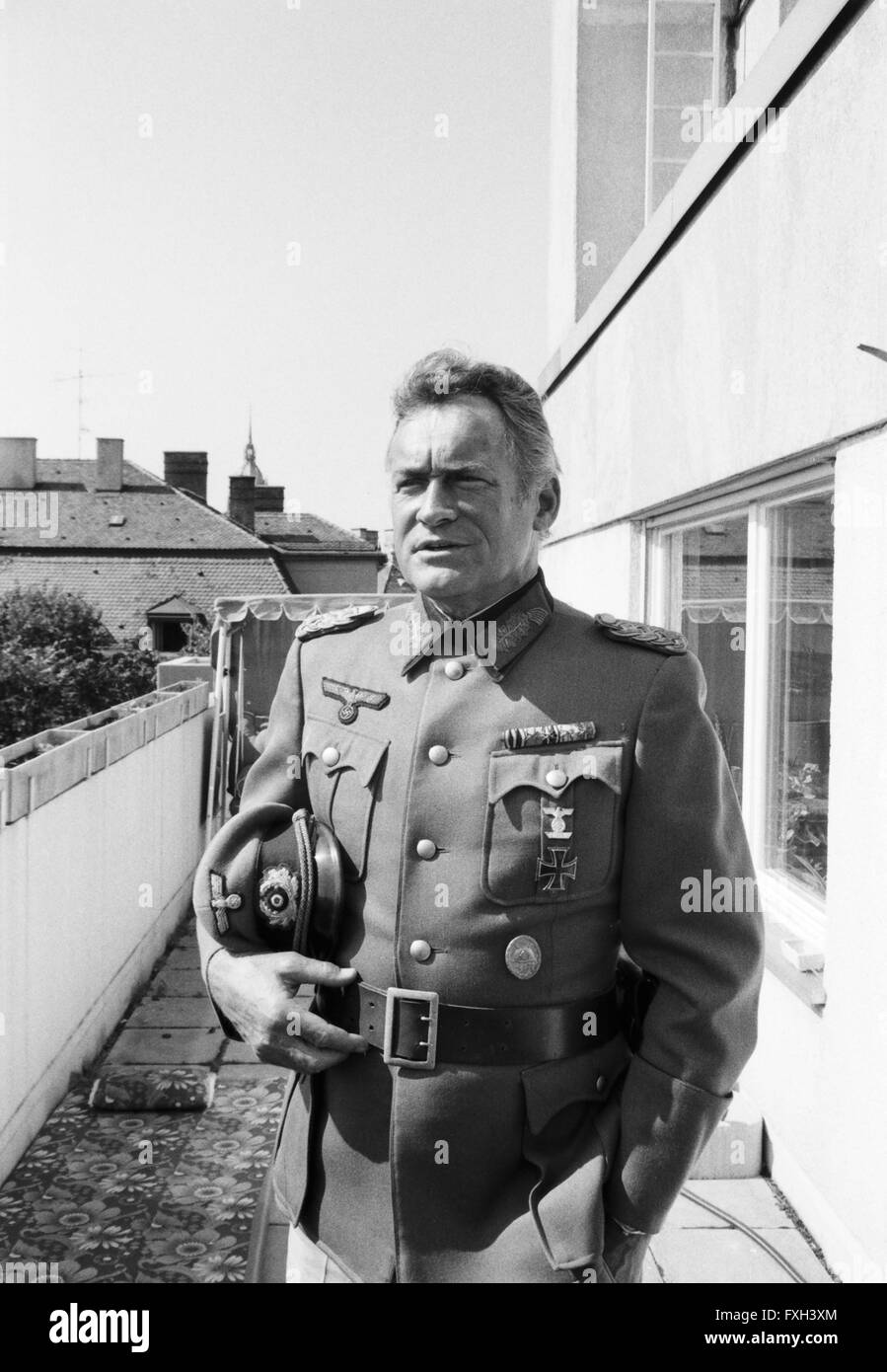 Der deutsche schauspieler carl möhner hi-res stock photography and ...