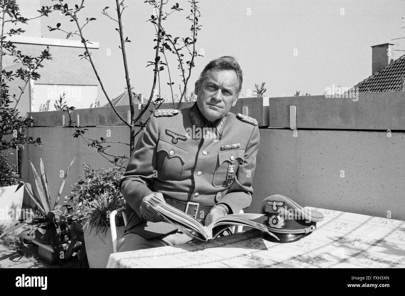 Der deutsche Schauspieler Carl Möhner, Deutschland 1970er Jahre. German ...