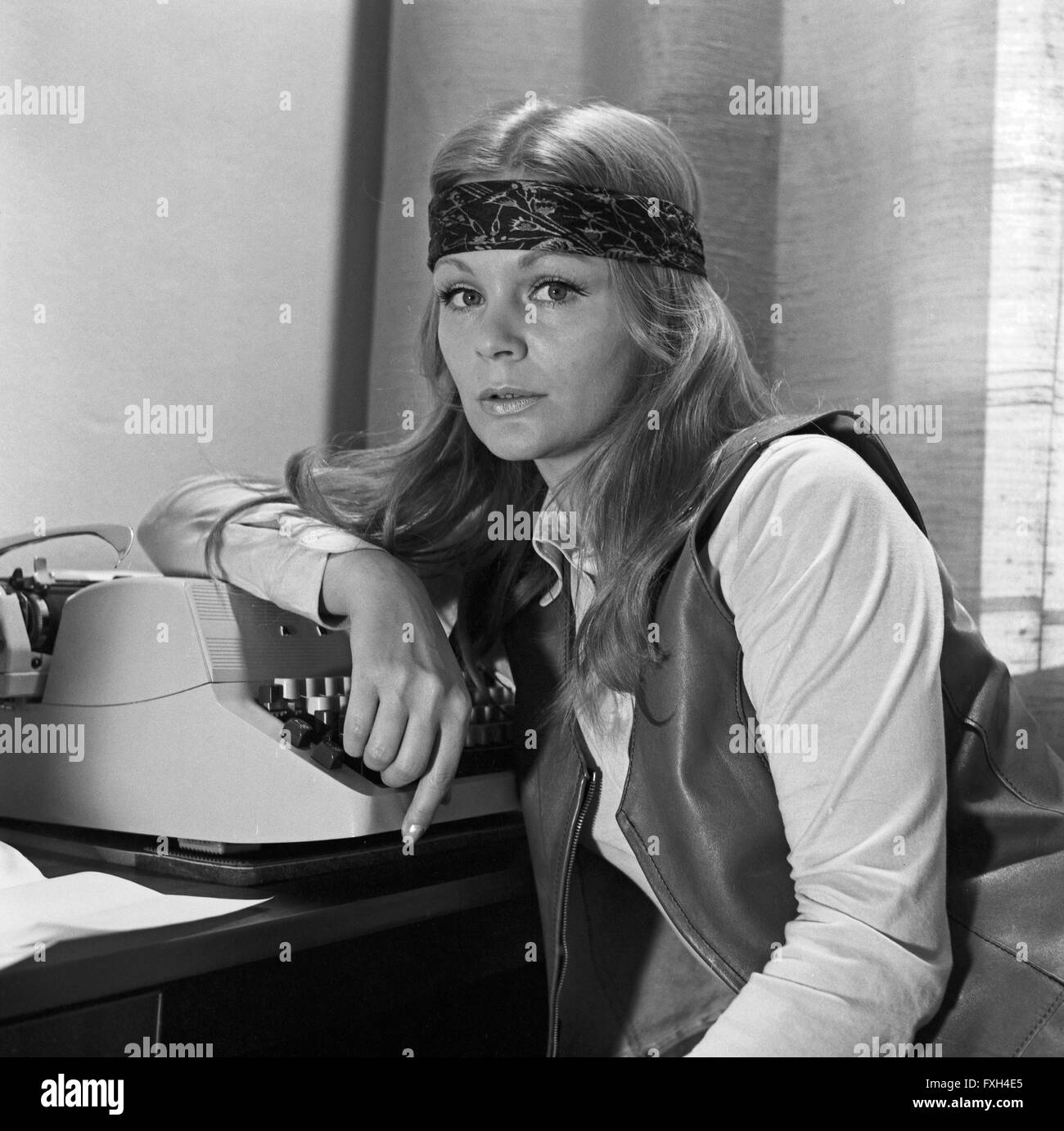 Deutsche Schauspielerin Elke Hart, Deutschland 1960er Jahre. German ...