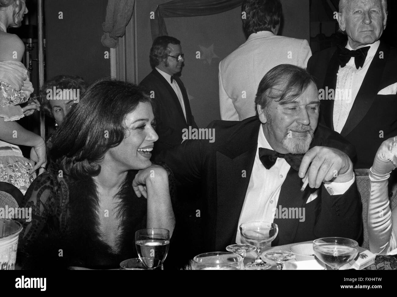 Schauspielerin Hannelore Elsner mit Regisseur Bernhard Wicki beim ...