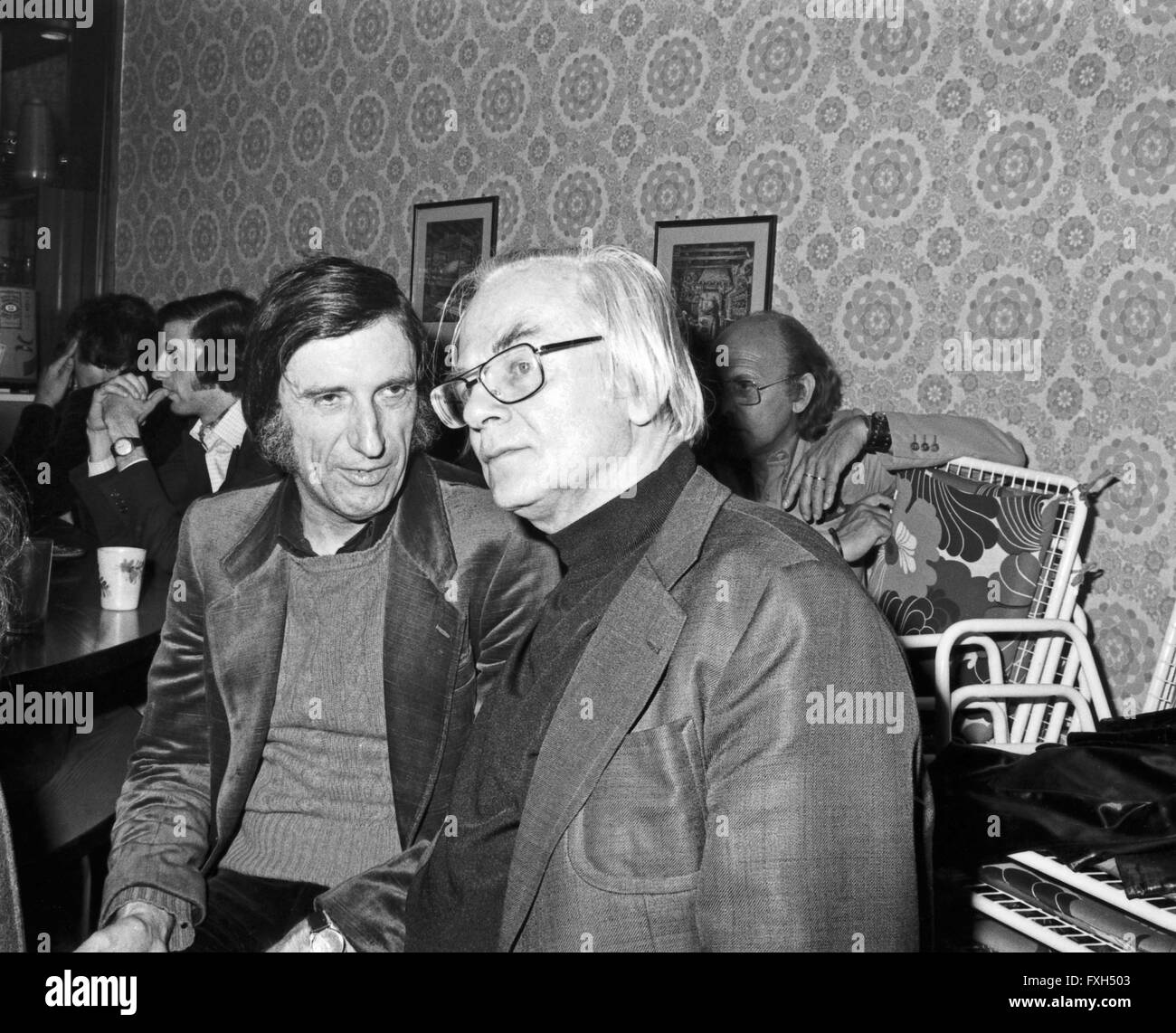Der deustsche Regisseur und Schauspieler Rudolf Schündler (rechts) mit ...