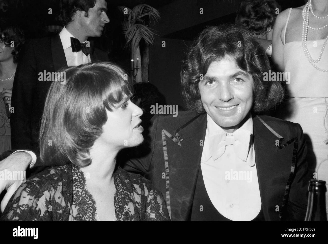 Der deutsche Schlagersänger Chris Roberts mit Begleitung beim Deutschen ...