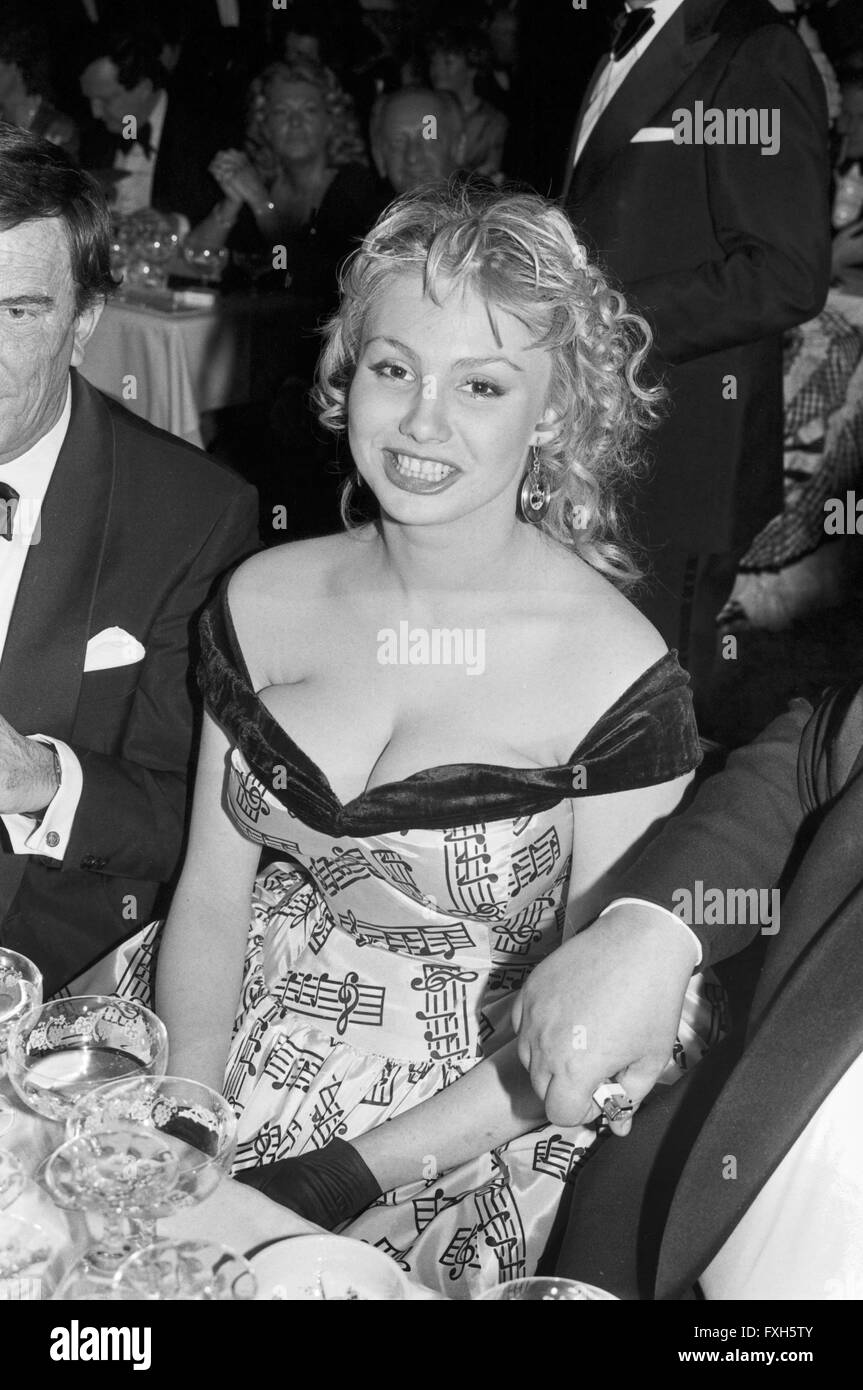 Deutschland germany frau woman schauspielerin actress mode fashion 1980er 1980s Black and White ...