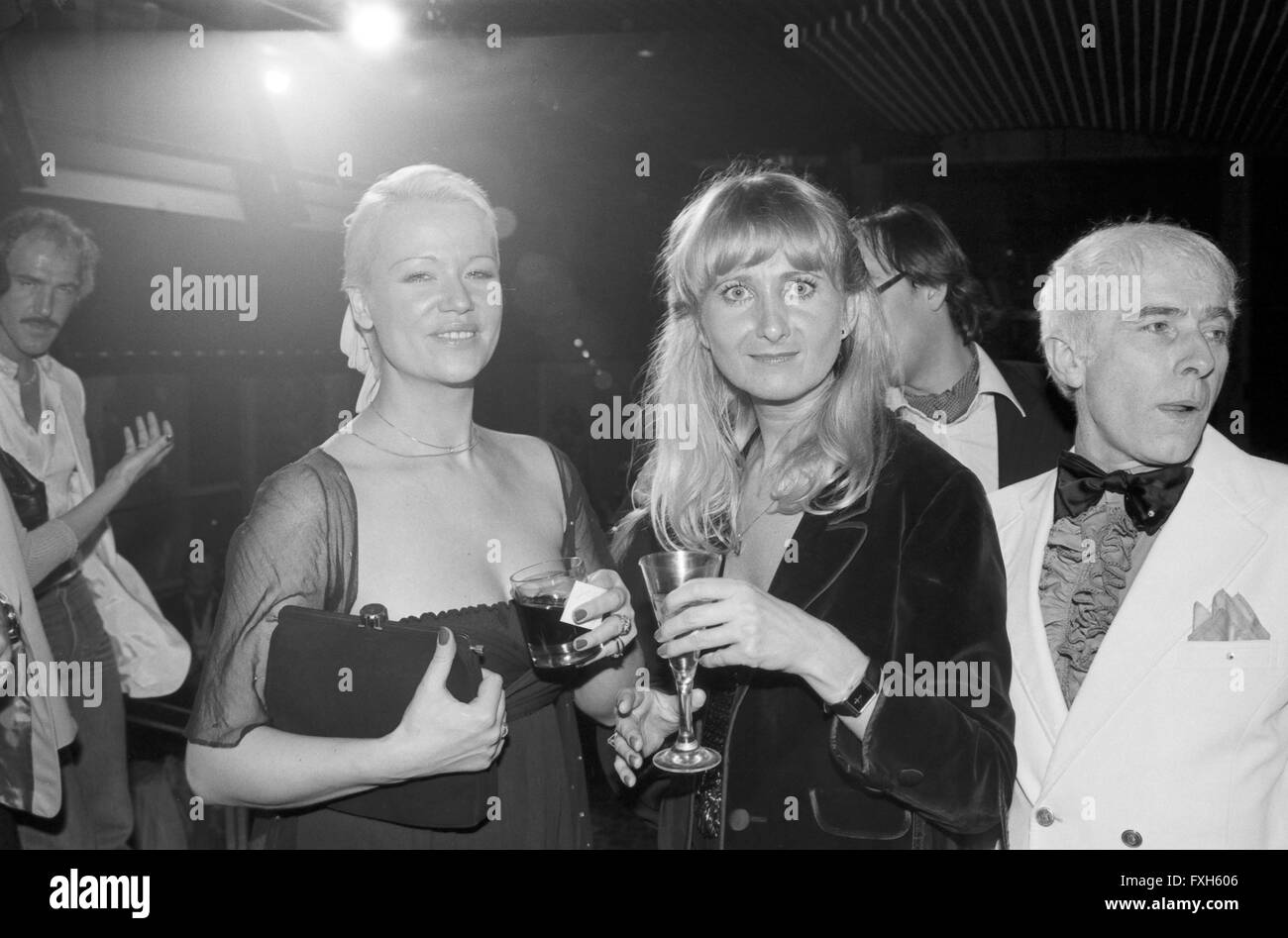 Deutsche Schauspielerin Heidi Stroh (links) bei der Premiere von "Edith ...