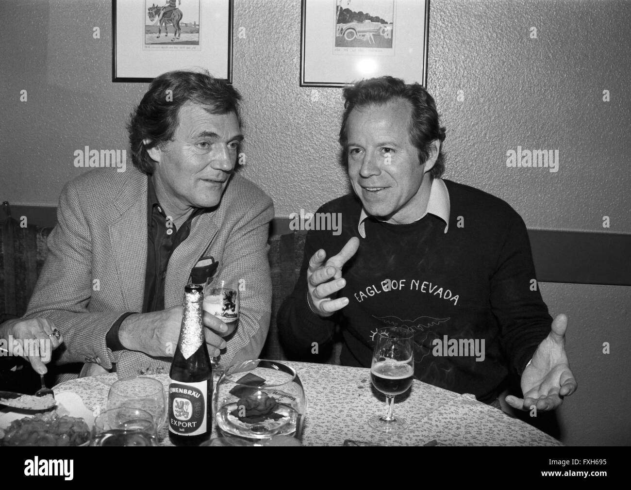 Schauspieler Harald Leipnitz und Michael Hinz im Cafe Bistango in ...