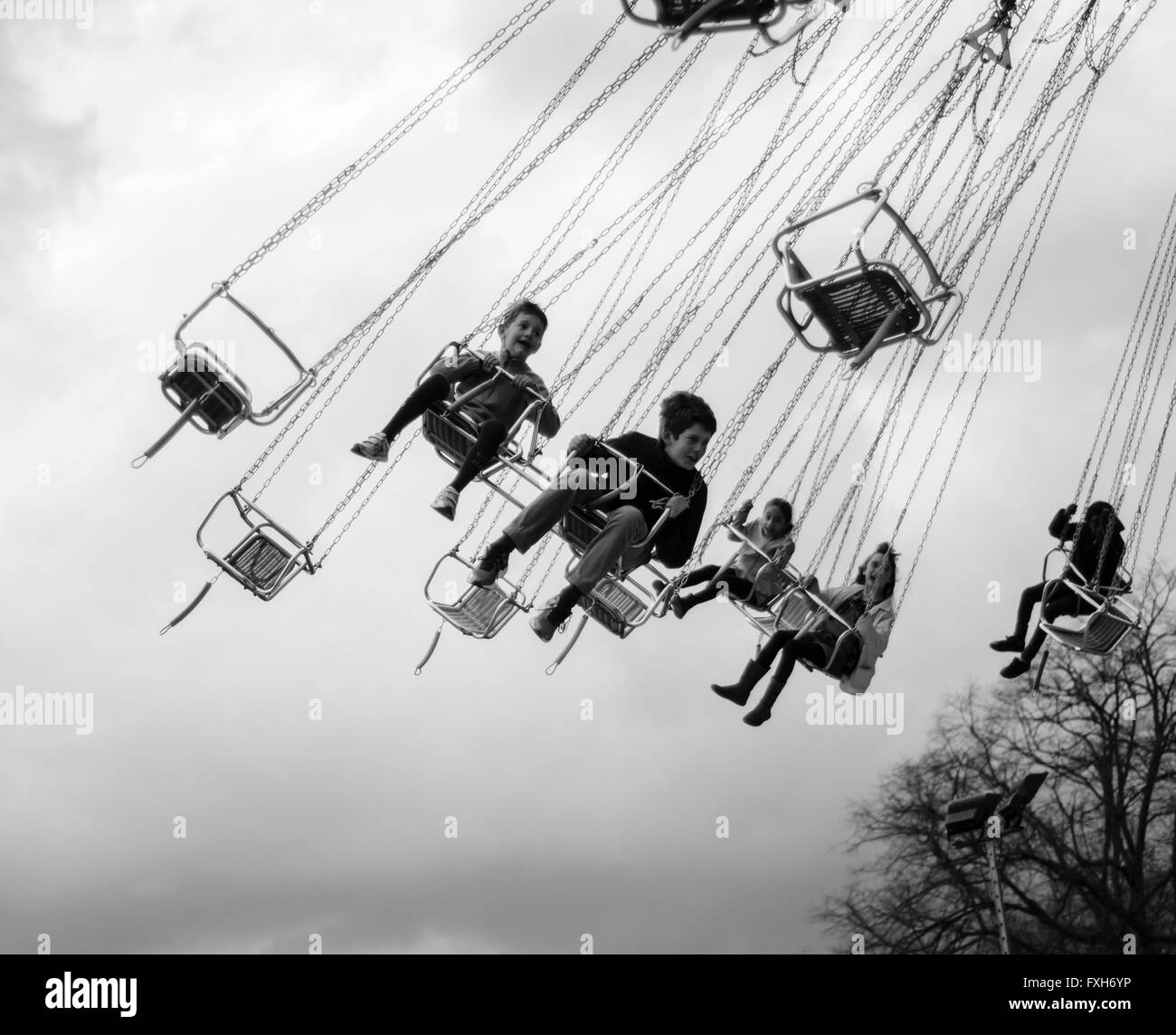 Chair swing ride wave swinger chair o planes chair o planes Black and ...