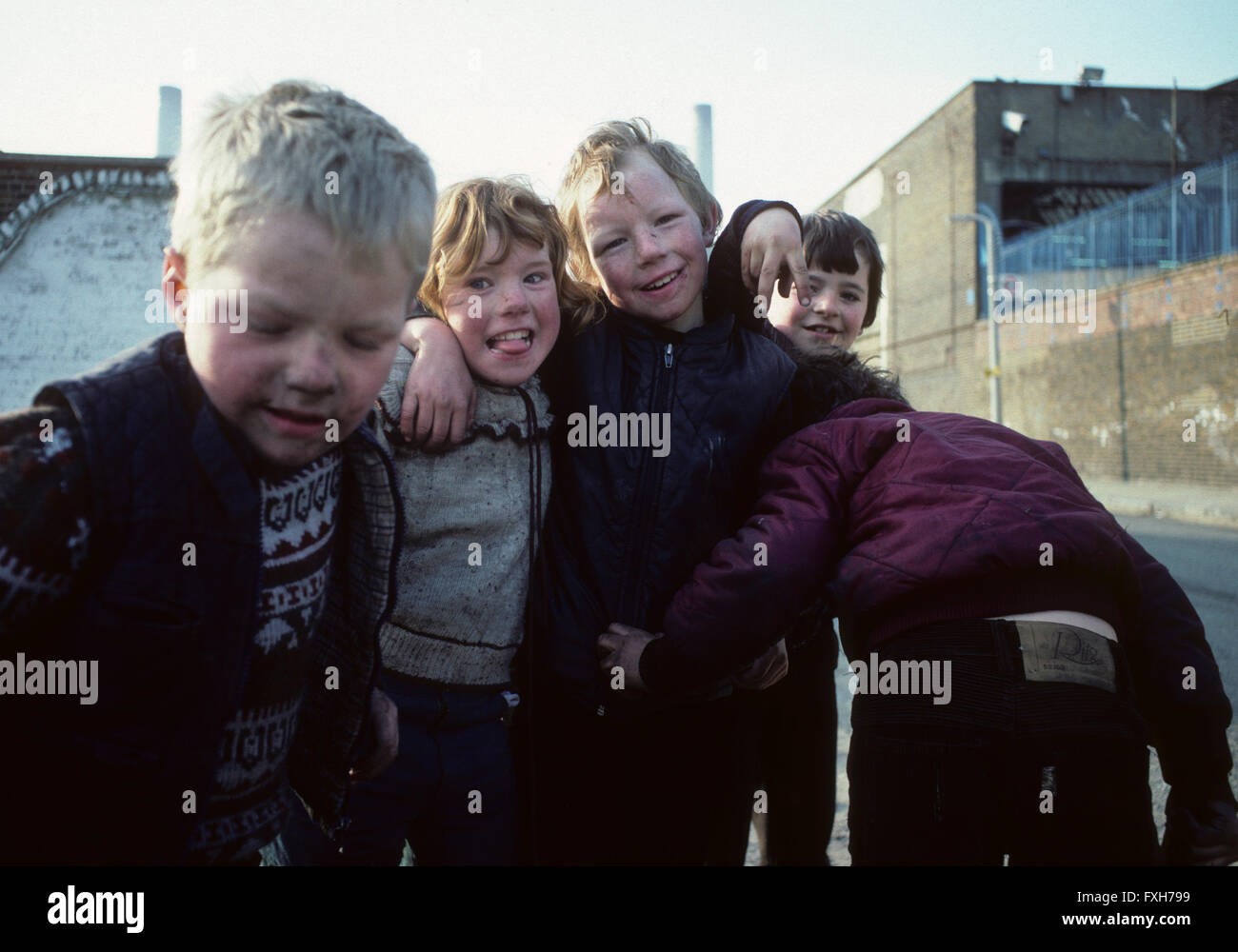 Gypsy children near their camp in Battersea, south London in 1983 Stock ...