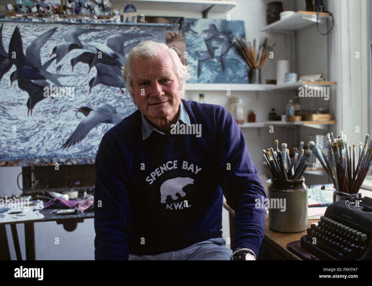 Keith Shackleton, wildlife painter in 1986 Stock Photo - Alamy