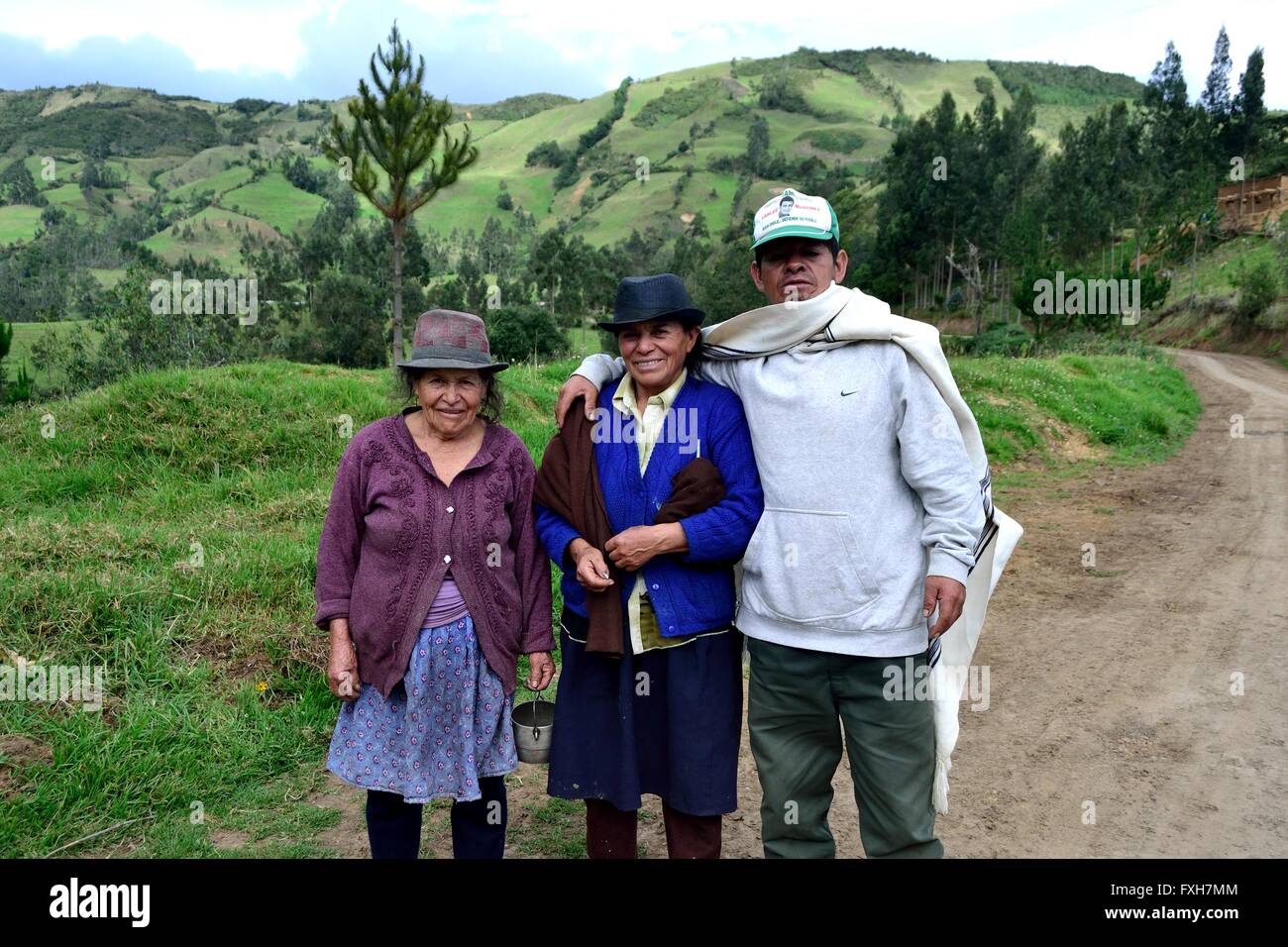 Farmers in Pulun " Las Huaringas " - HUANCABAMBA.. Department of Piura ...