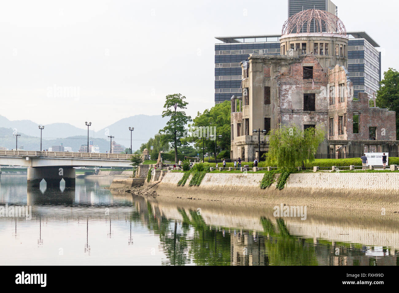 Atomic Bomb Dome (Hiroshima Peace Memorial), Aioi bridge (rebuilt ...