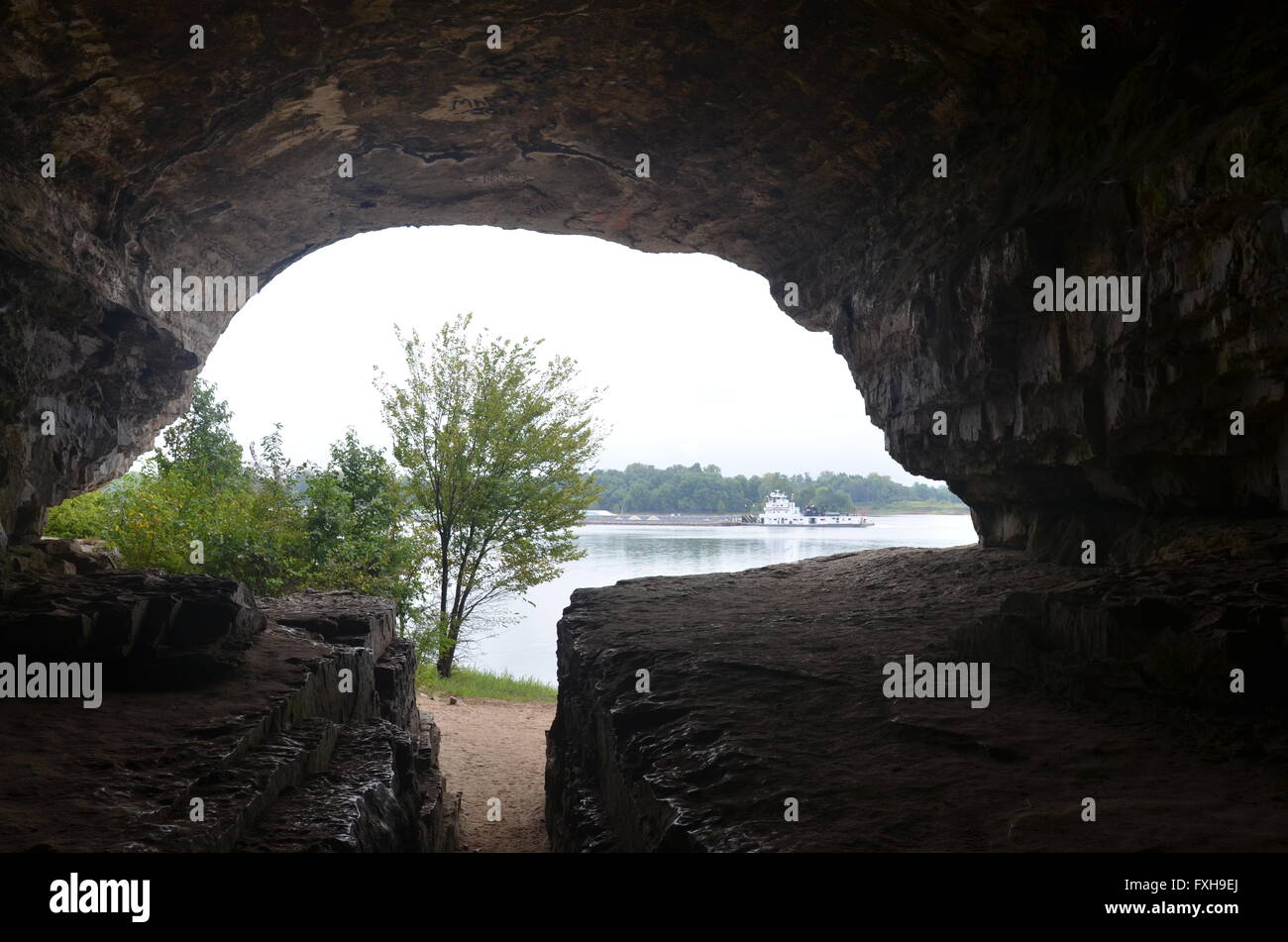 Cave-in-Rock State Park, Cave-in-Rock Illinois, USA Stock Photo - Alamy