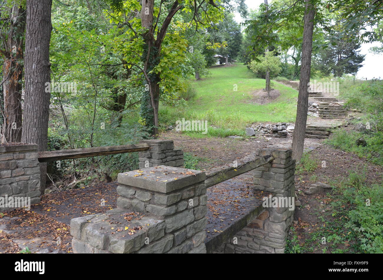 Cave-in-Rock State Park, Cave-in-Rock Illinois, USA Stock Photo - Alamy
