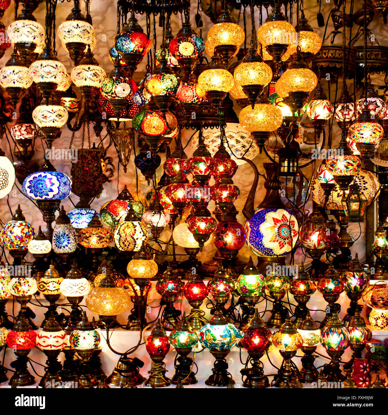 Traditional Arabic lantern Stock Photo - Alamy