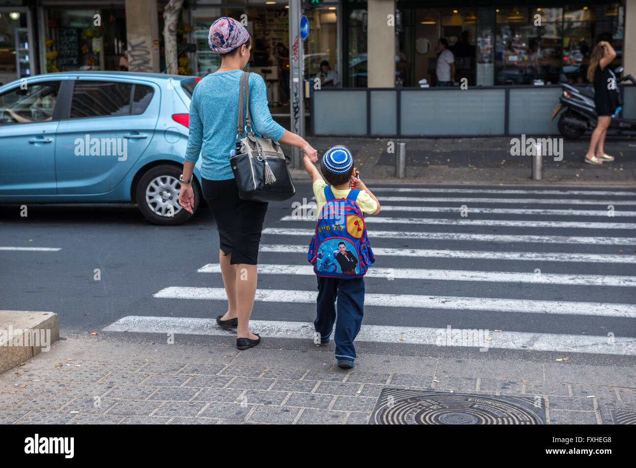 Walk in tel aviv hi-res stock photography and images - Alamy