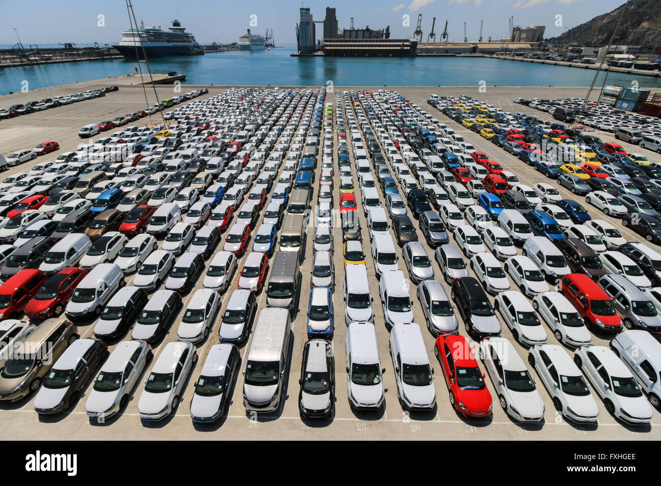 Cars for export on a port hi-res stock photography and images - Alamy
