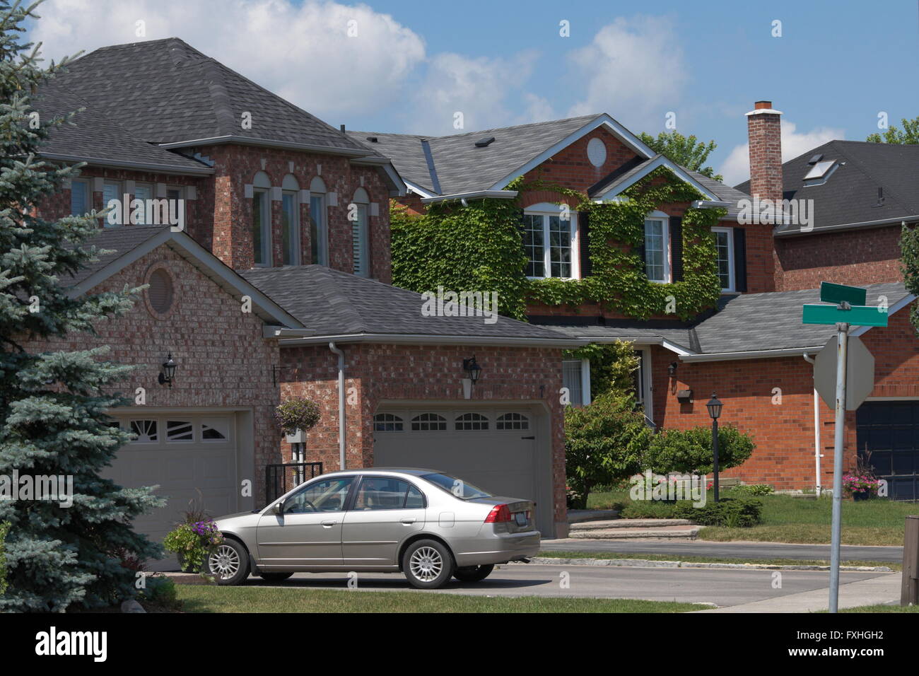 Canadian residential building hi-res stock photography and images - Alamy