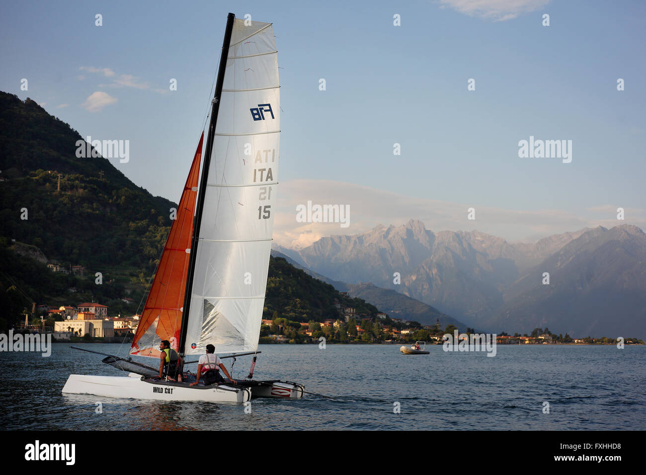 Sailing yacht on lake como hi-res stock photography and images - Alamy