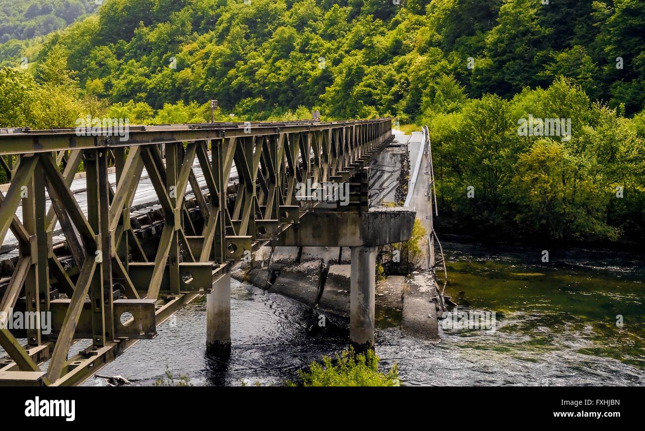 Destroyed bridge civil war hi-res stock photography and images - Alamy