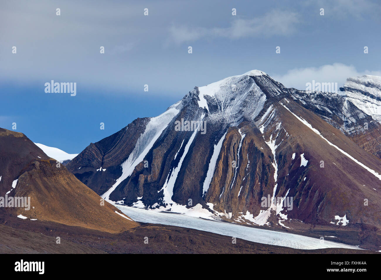 Mountain at Hornsund, southernmost tip of Spitsbergen / Svalbard Stock ...