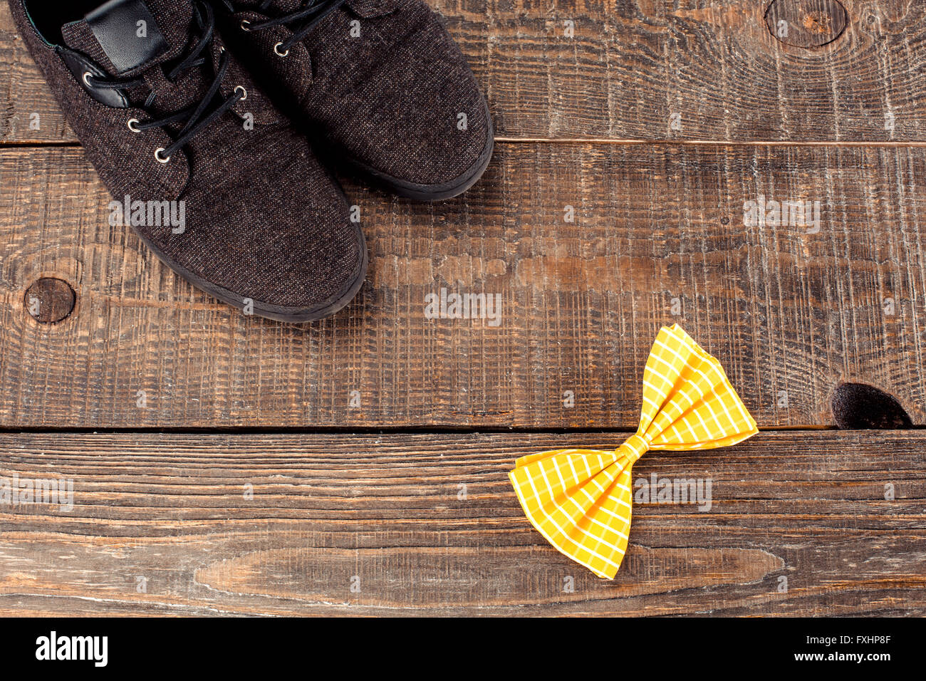 Mens table hi-res stock photography and images - Alamy