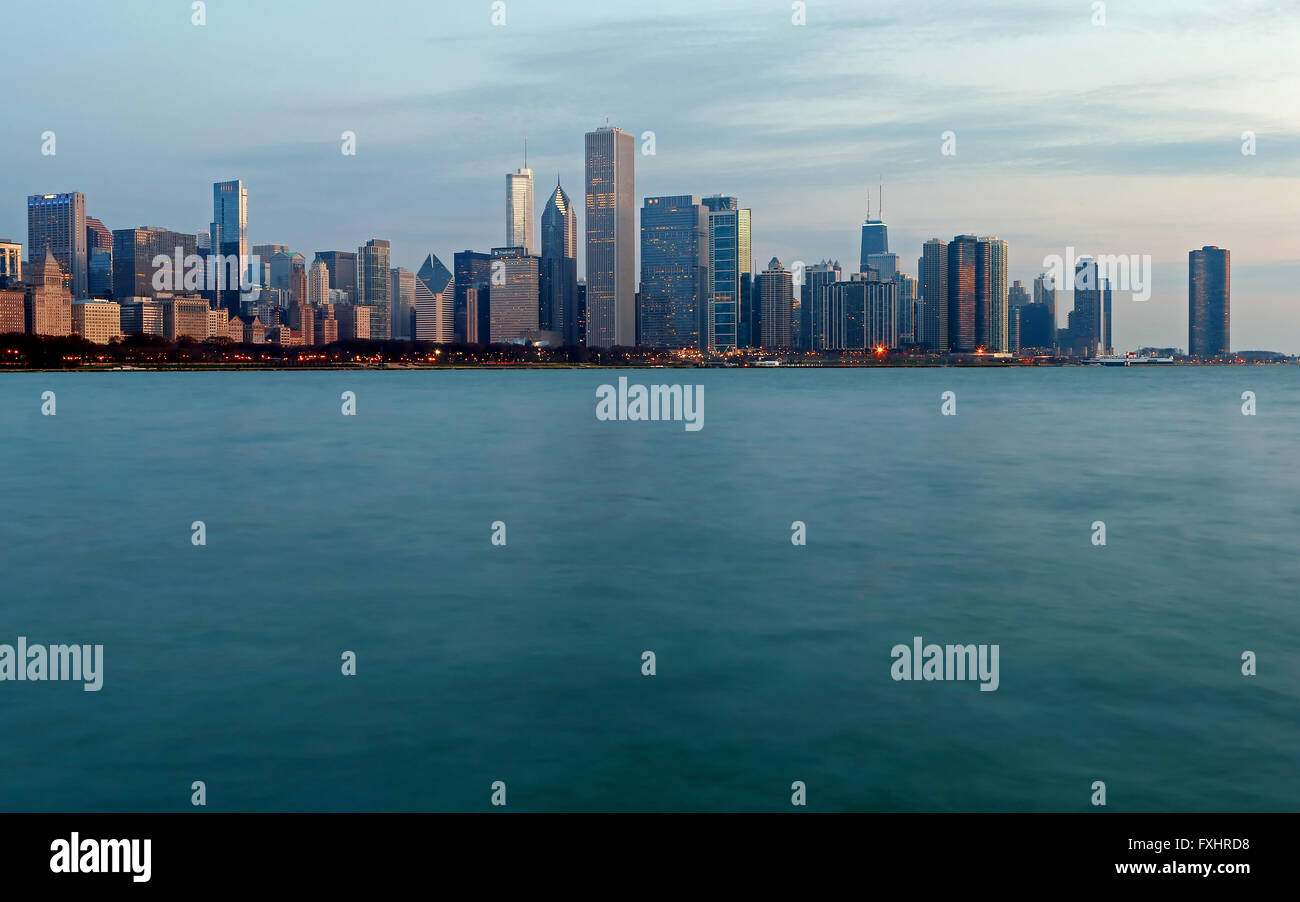 Chicago skyline at sunrise hi-res stock photography and images - Alamy