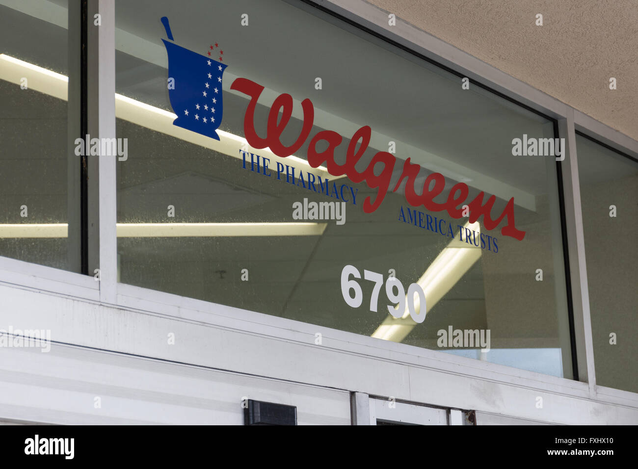 Walgreens pharmacy sign Stock Photo - Alamy